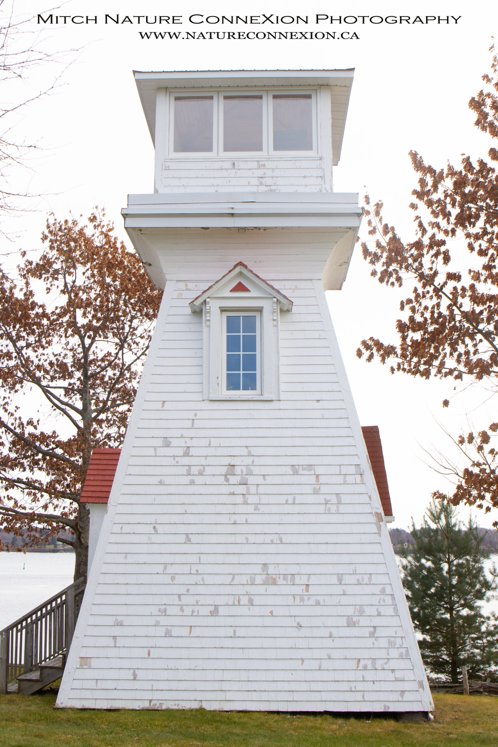 Lighthouse Oak Point Range Front | Nature Connexion